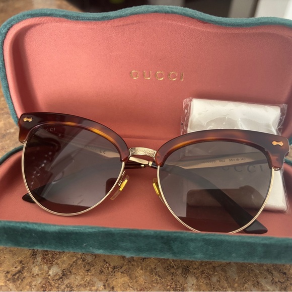 Gucci | Accessories | Gucci Womens Tortoise And Gold Frame Sunglasses ...